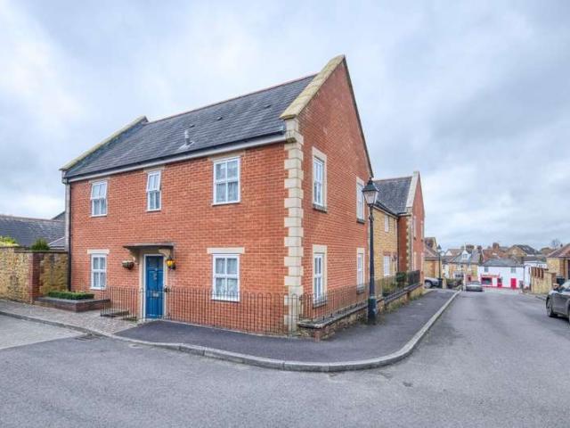 3 Bedroom Semi Detached House