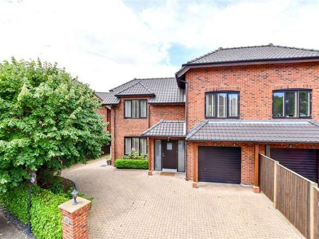 3 Bedroom Semi Detached House