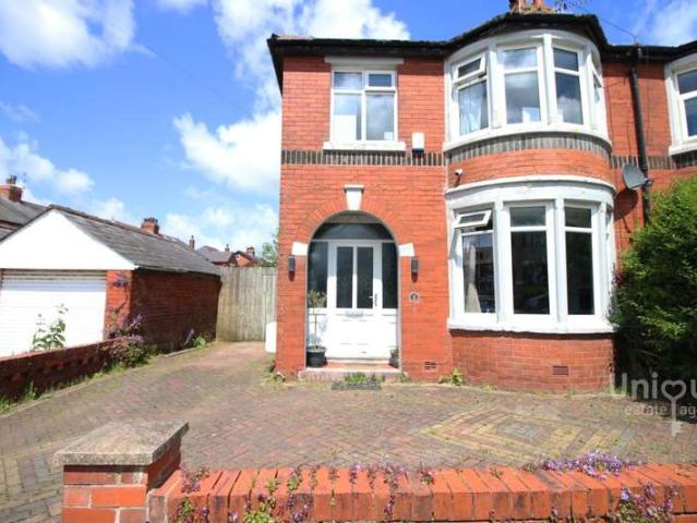 3 Bedroom Semi Detached House