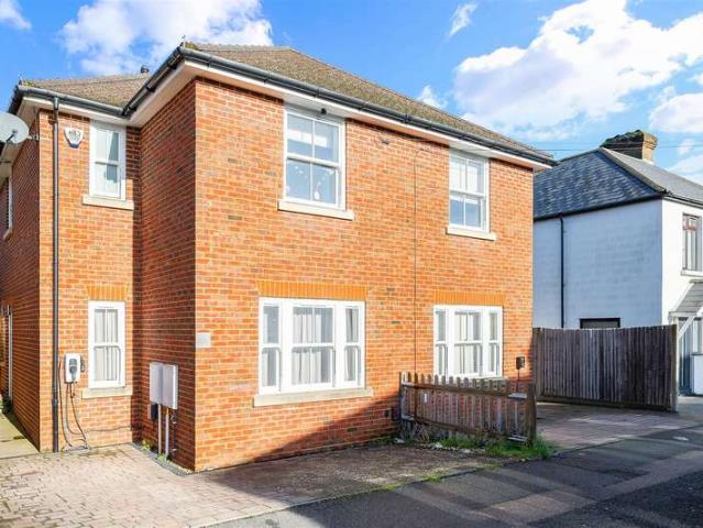3 Bedroom Semi Detached House