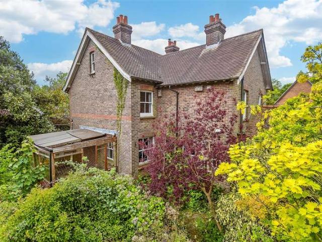 3 Bedroom Semi Detached House