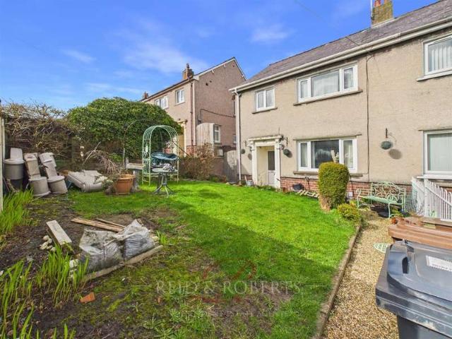 3 Bedroom Semi Detached House