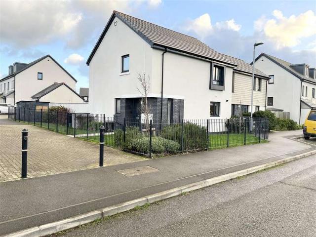3 Bedroom Semi Detached House