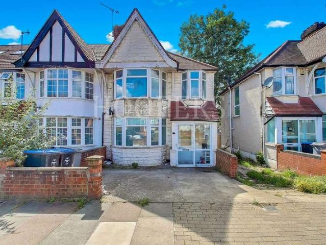 3 Bedroom Semi Detached House