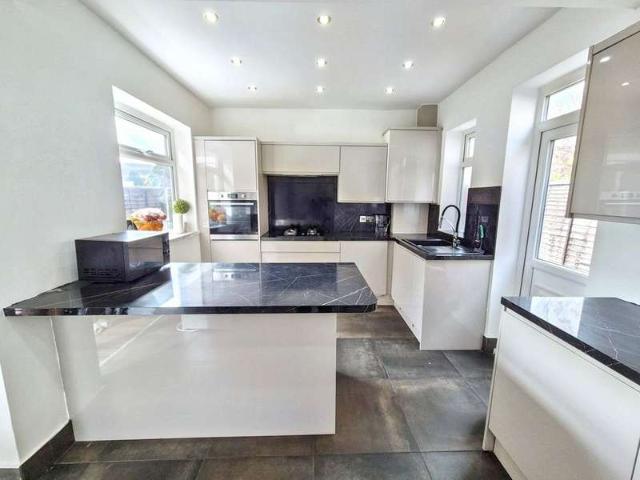 3 Bedroom Semi Detached House