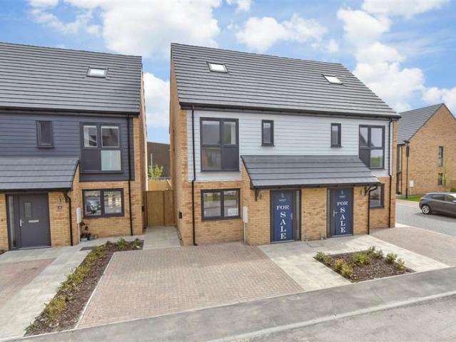 3 Bedroom Semi Detached House