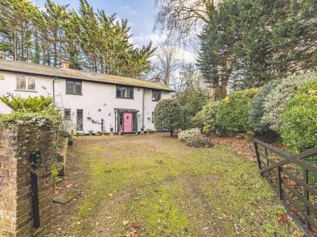 3 Bedroom Semi Detached House
