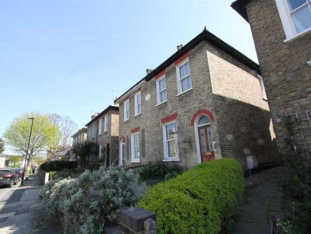 3 Bedroom Semi Detached House