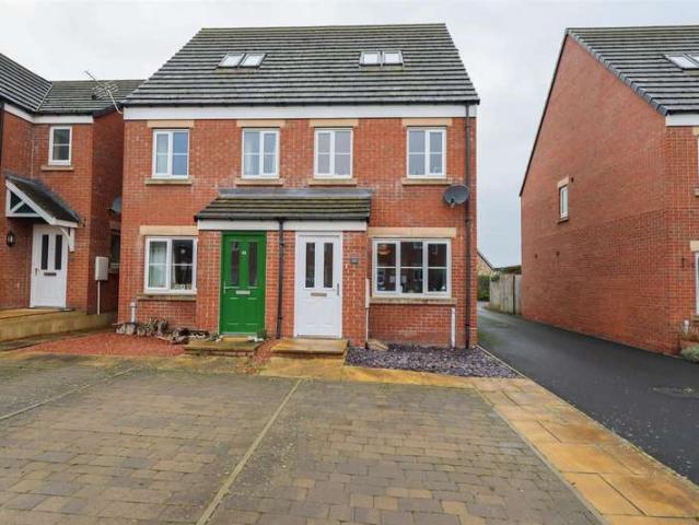 3 Bedroom Semi Detached House