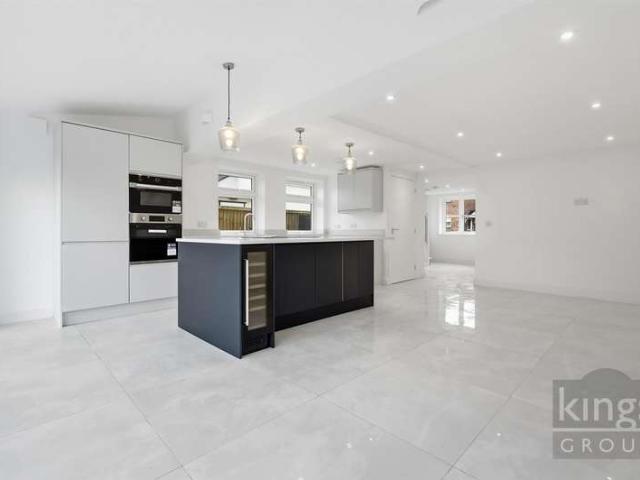 3 Bedroom Semi Detached House