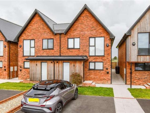 3 Bedroom Semi Detached House