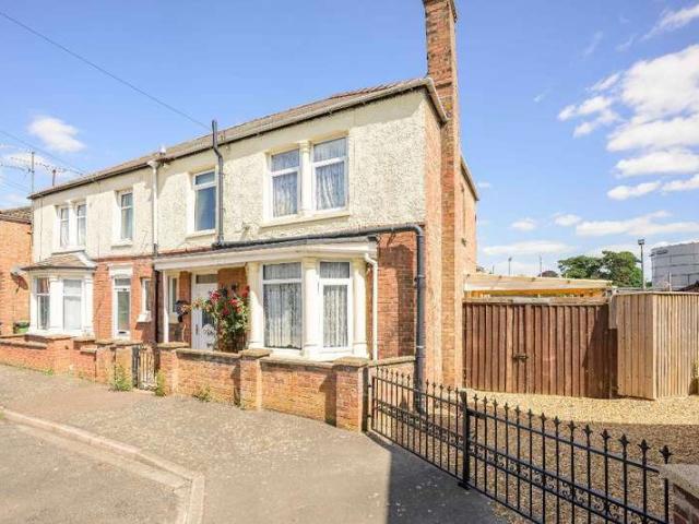 3 Bedroom Semi Detached House