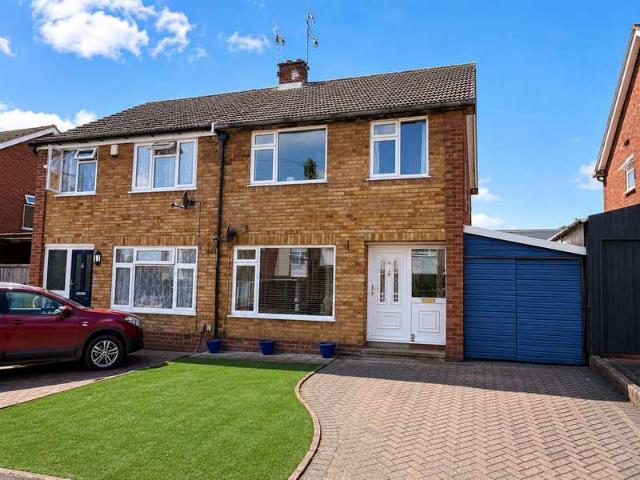 3 Bedroom Semi Detached House