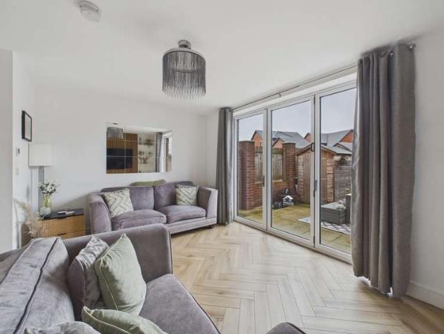 3 Bedroom Semi Detached House