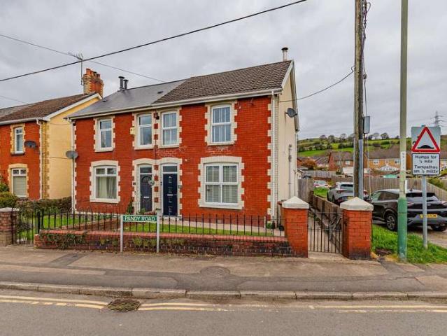 3 Bedroom Semi Detached House