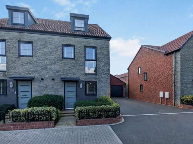 3 Bedroom Semi Detached House