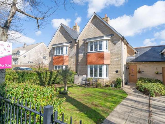 3 Bedroom Semi Detached House