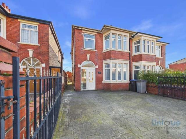 3 Bedroom Semi Detached House
