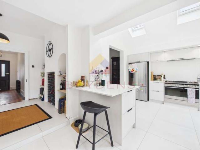 3 Bedroom Semi Detached House