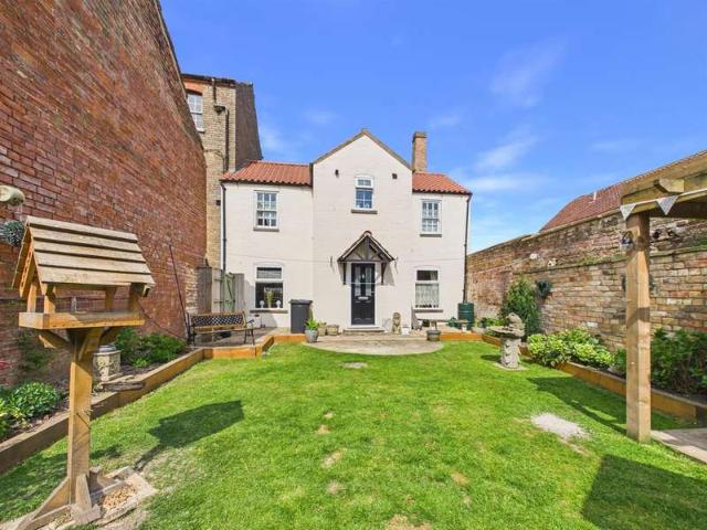 3 Bedroom Semi Detached House