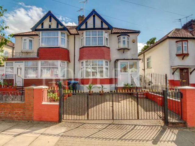 3 Bedroom Semi Detached House