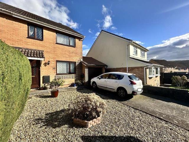 3 Bedroom Semi Detached House
