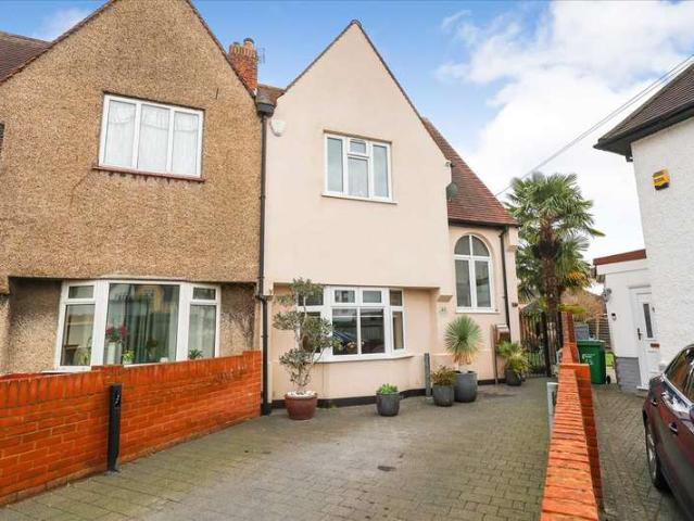3 Bedroom Semi Detached House