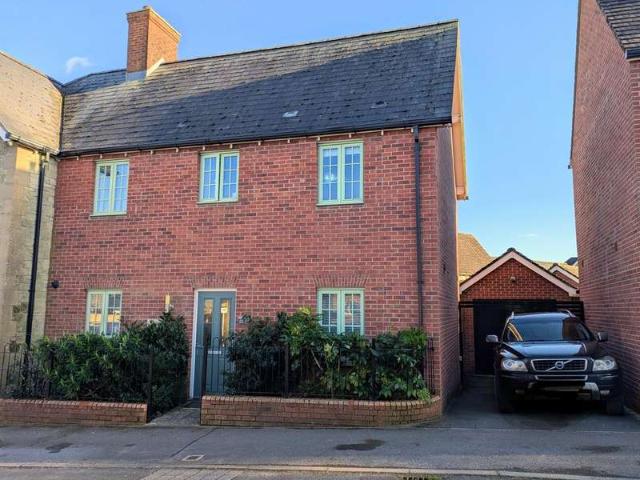 3 Bedroom Semi Detached House