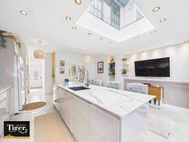 3 Bedroom Semi Detached House