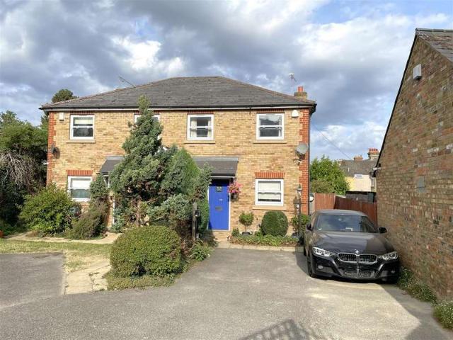 3 Bedroom Semi Detached House