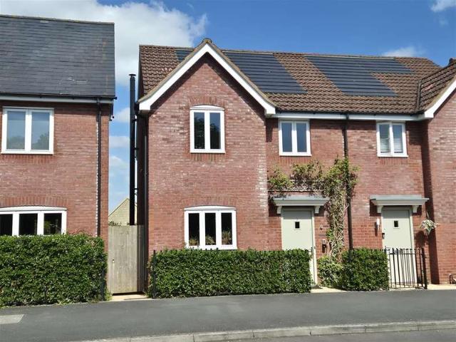 3 Bedroom Semi Detached House