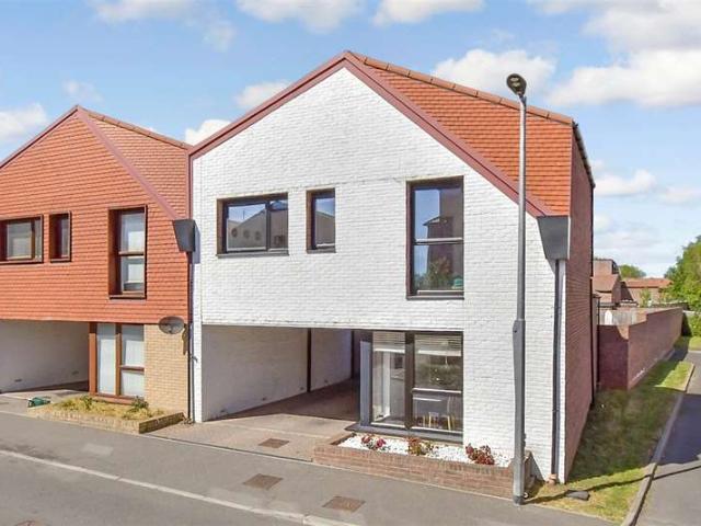 3 Bedroom Semi Detached House