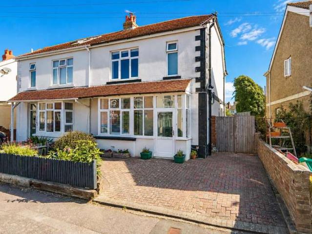 3 Bedroom Semi Detached House
