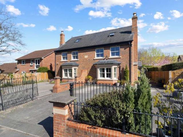 3 Bedroom Semi Detached House