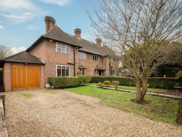 3 Bedroom Semi Detached House