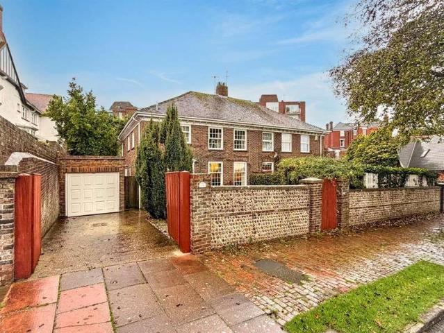 3 Bedroom Semi Detached House