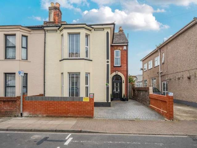 3 Bedroom Semi Detached House