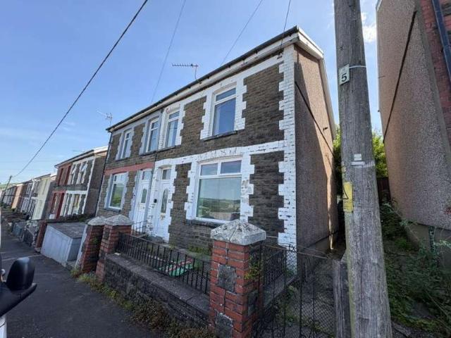 3 Bedroom Semi Detached House