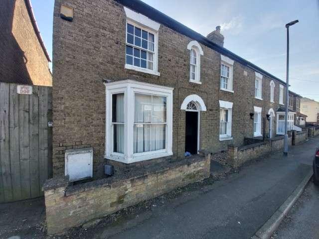 3 Bedroom Semi Detached House