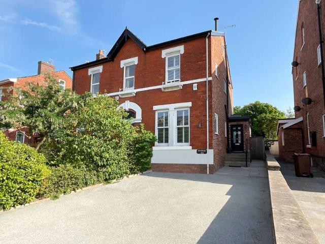 3 Bedroom Semi Detached House