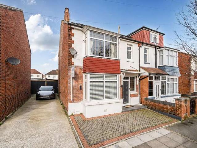 3 Bedroom Semi Detached House
