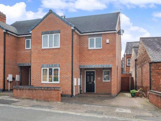 3 Bedroom Semi Detached House