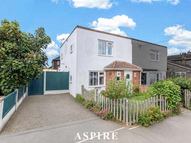 3 Bedroom Semi Detached House