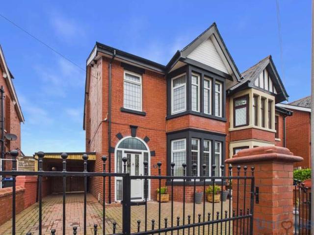 3 Bedroom Semi Detached House