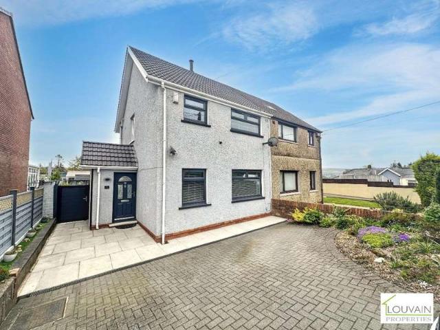 3 Bedroom Semi Detached House