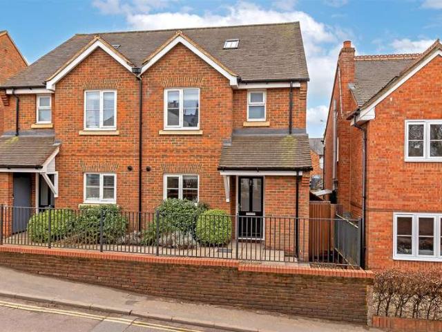 3 Bedroom Semi Detached House