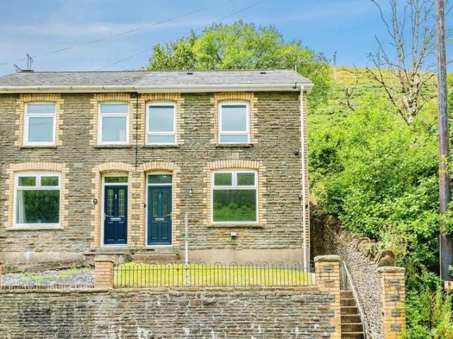 3 Bedroom Semi Detached House