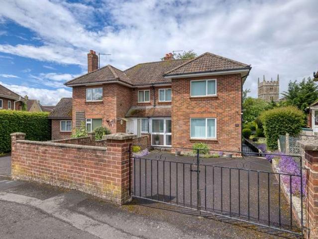 3 Bedroom Semi Detached House