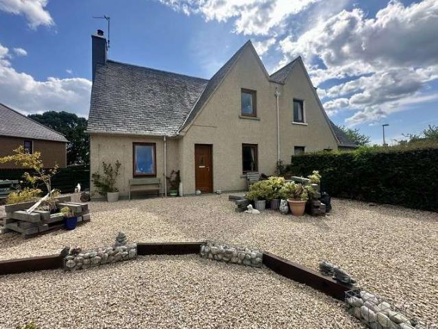 3 Bedroom Semi Detached House