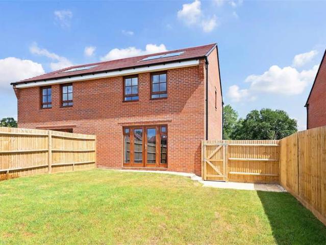 3 Bedroom Semi Detached House
